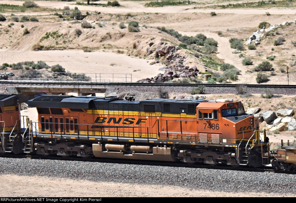 BNSF 7486